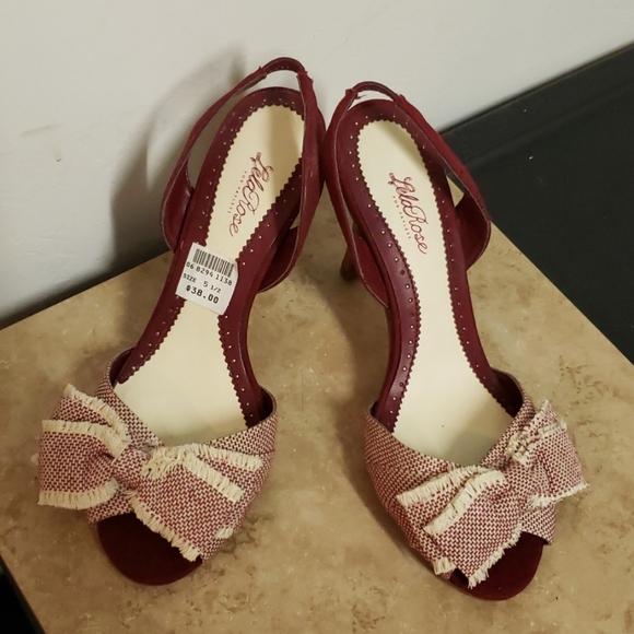 Lela Rose | Shoes | Red Bow Sandals Sz 55 | Poshmark